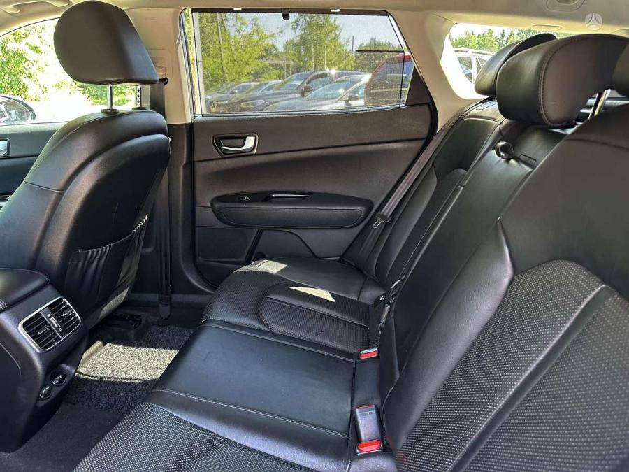 Blue Kia Optima 2018 in Kaunas, with an engine capacity of 1.69 L and mileage of 170 thousand km for 9850 €, photo 21 on AUTOMOTO.COM.LV