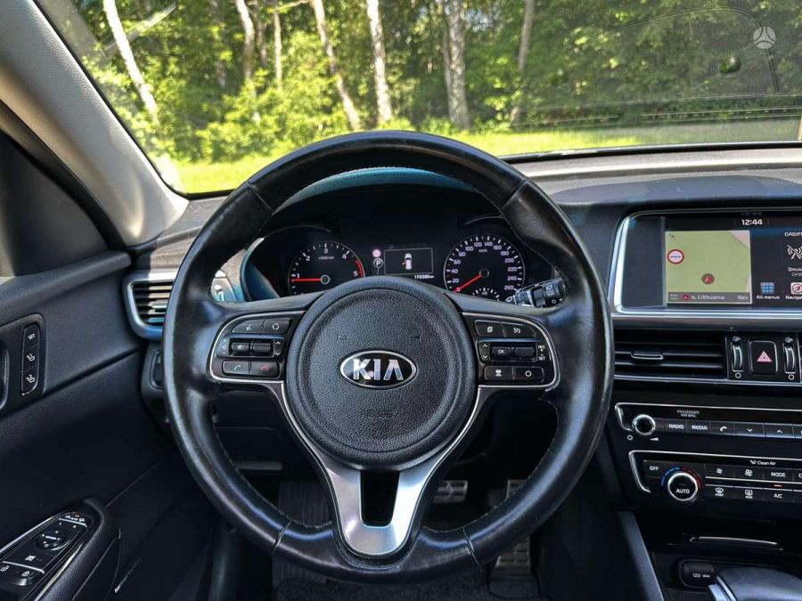 Blue Kia Optima 2018 in Kaunas, with an engine capacity of 1.69 L and mileage of 170 thousand km for 9850 €, photo 26 on AUTOMOTO.COM.LV
