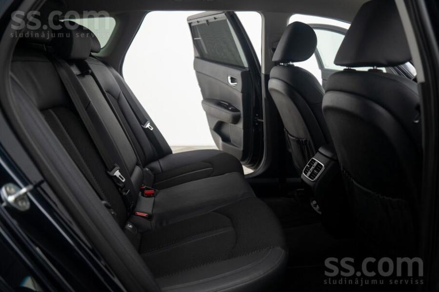 Blue Kia Optima 2020 in Tallinn, with an engine capacity of 1.60 L and mileage of 178 thousand km for 13999 €, photo 12 on AUTOMOTO.COM.LV