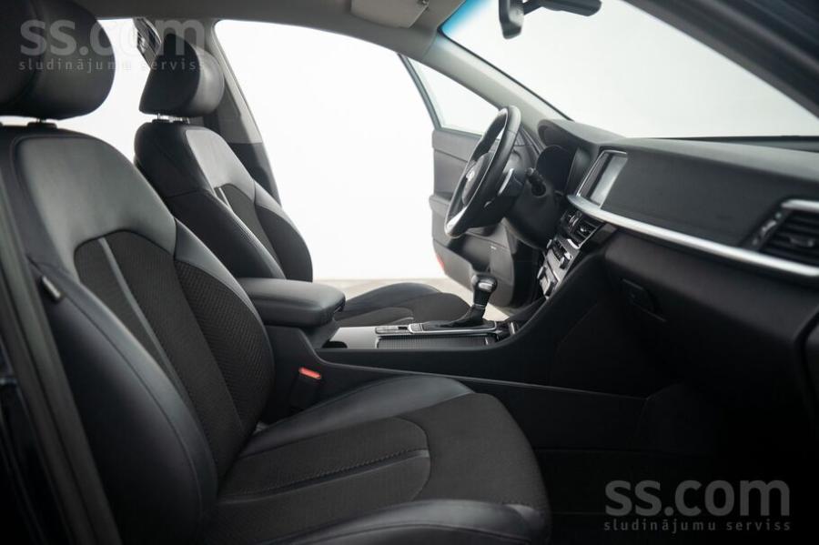 Blue Kia Optima 2020 in Tallinn, with an engine capacity of 1.60 L and mileage of 178 thousand km for 13999 €, photo 13 on AUTOMOTO.COM.LV
