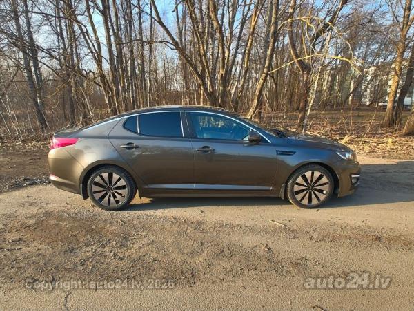 Brown Kia Optima 2012 in Tallinn, with an engine capacity of 1.70 L and mileage of 170 thousand km for 7999 €, photo 3 on AUTOMOTO.COM.LV