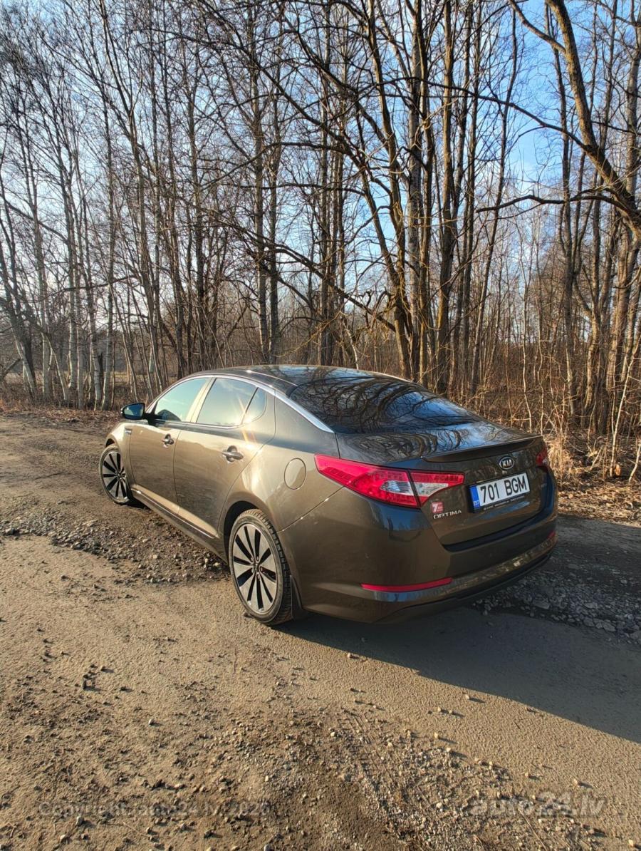 Brūns Kia Optima 2012 Tallina, ar dzinēja tilpumu 1.70 L un nobraukumu 170 tūkst. km par 7999 €, foto 12 vietnē AUTOMOTO.COM.LV