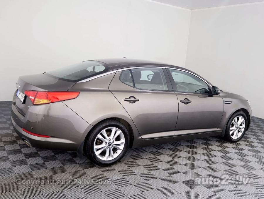 Brown Kia Optima 2012 in Tallinn, with an engine capacity of 1.70 L and mileage of 254 thousand km for 3999 €, photo 4 on AUTOMOTO.COM.LV