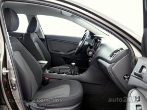 Brown Kia Optima 2012 in Tallinn, with an engine capacity of 1.70 L and mileage of 254 thousand km for 3999 €, photo 7 on AUTOMOTO.COM.LV