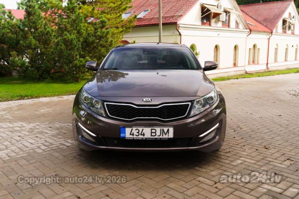 Brown Kia Optima 2013 in Tartu, with an engine capacity of 1.70 L and mileage of 207 thousand km for 6500 €, photo 3 on AUTOMOTO.COM.LV