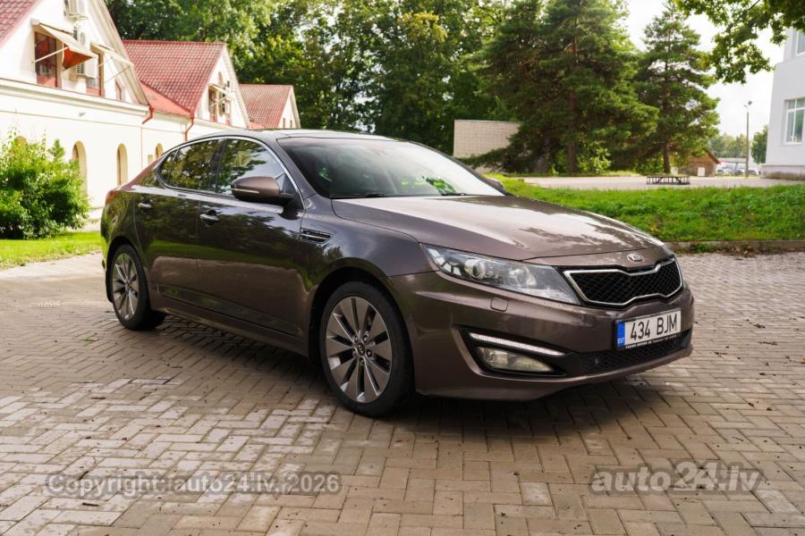 Brown Kia Optima 2013 in Tartu, with an engine capacity of 1.70 L and mileage of 207 thousand km for 6500 €, photo 4 on AUTOMOTO.COM.LV