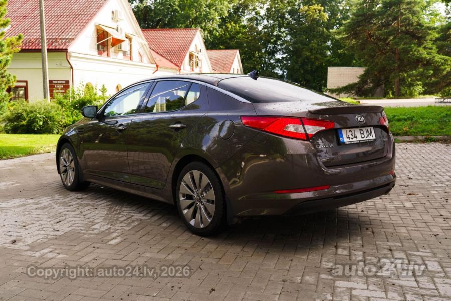 Brown Kia Optima 2013 in Tartu, with an engine capacity of 1.70 L and mileage of 207 thousand km for 6500 €, photo 7 on AUTOMOTO.COM.LV