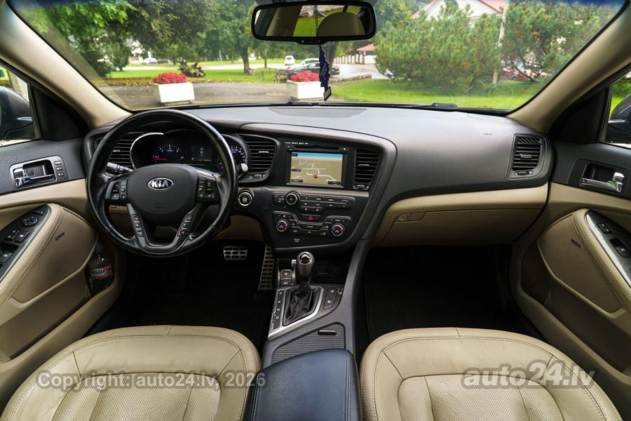Brown Kia Optima 2013 in Tartu, with an engine capacity of 1.70 L and mileage of 207 thousand km for 6500 €, photo 8 on AUTOMOTO.COM.LV