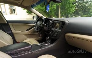 Brown Kia Optima 2013 in Tartu, with an engine capacity of 1.70 L and mileage of 207 thousand km for 6500 €, photo 12 on AUTOMOTO.COM.LV