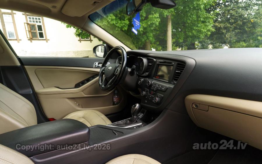 Brown Kia Optima 2013 in Tartu, with an engine capacity of 1.70 L and mileage of 207 thousand km for 6500 €, photo 12 on AUTOMOTO.COM.LV