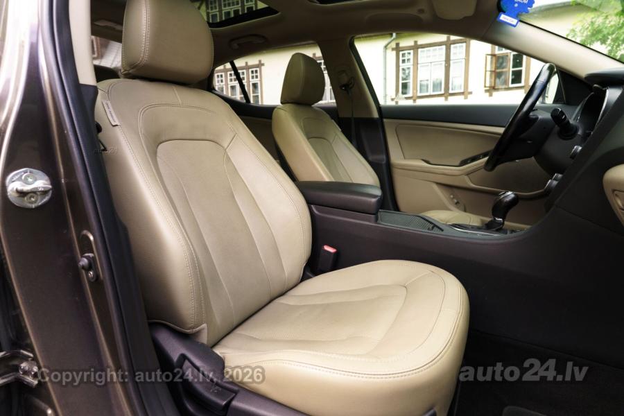 Brown Kia Optima 2013 in Tartu, with an engine capacity of 1.70 L and mileage of 207 thousand km for 6500 €, photo 13 on AUTOMOTO.COM.LV