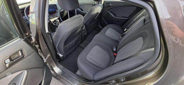Brown Kia Optima 2013 in Vilnius, with an engine capacity of 1.69 L and mileage of 267 thousand km for 5100 €, photo 10 on AUTOMOTO.COM.LV