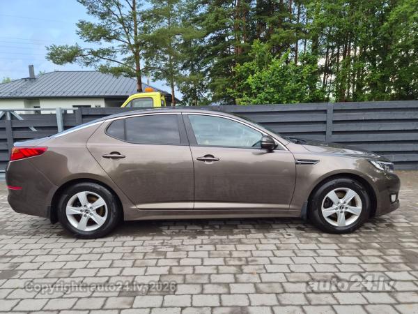 Brown Kia Optima 2014 in Rakvere, with an engine capacity of 2.00 L and mileage of 208 thousand km for 6000 €, photo 5 on AUTOMOTO.COM.LV