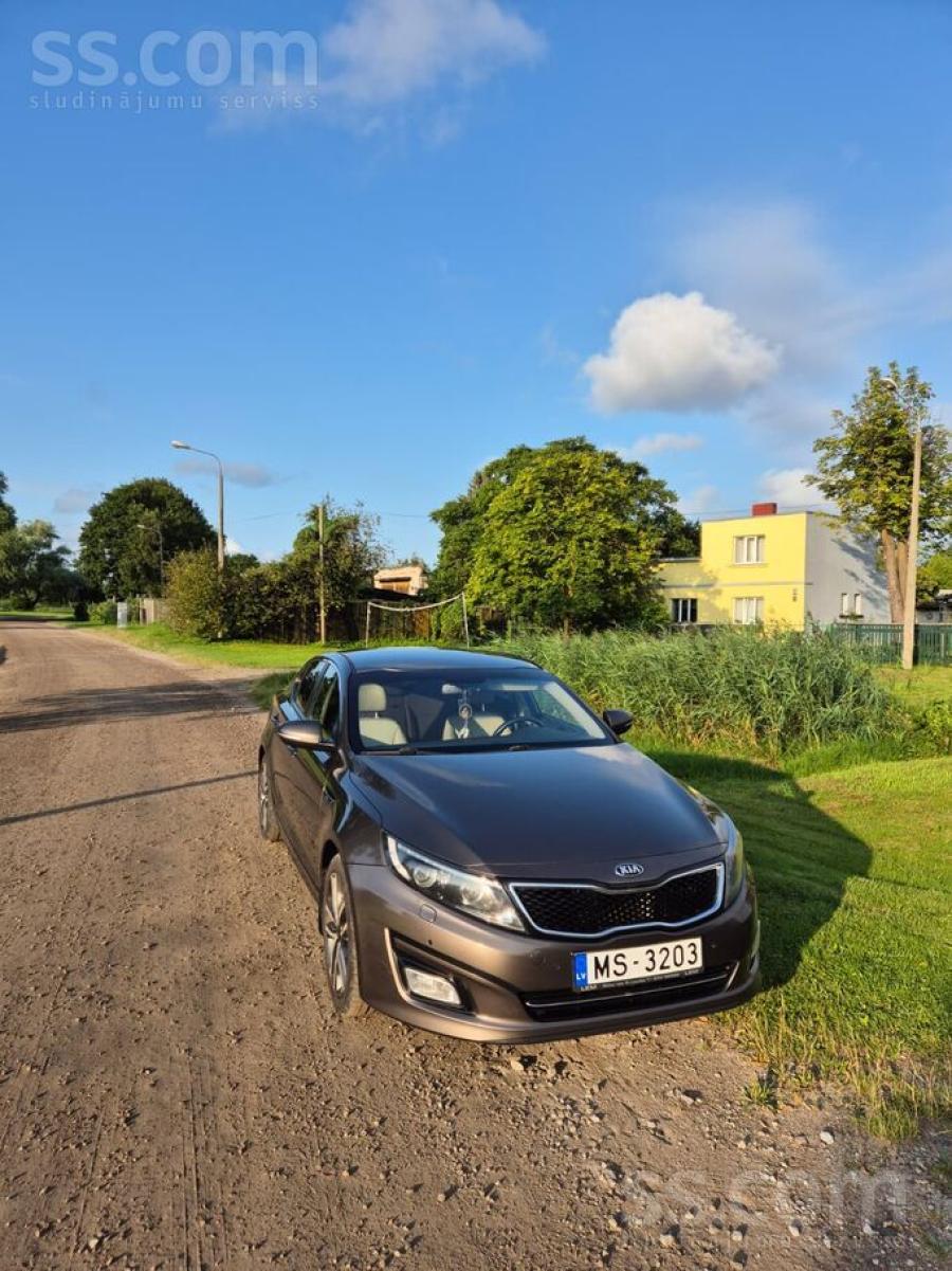 Brown Kia Optima 2015 in Liepaja, with an engine capacity of 1.70 L and mileage of 200 thousand km for 7800 €, photo 1 on AUTOMOTO.COM.LV