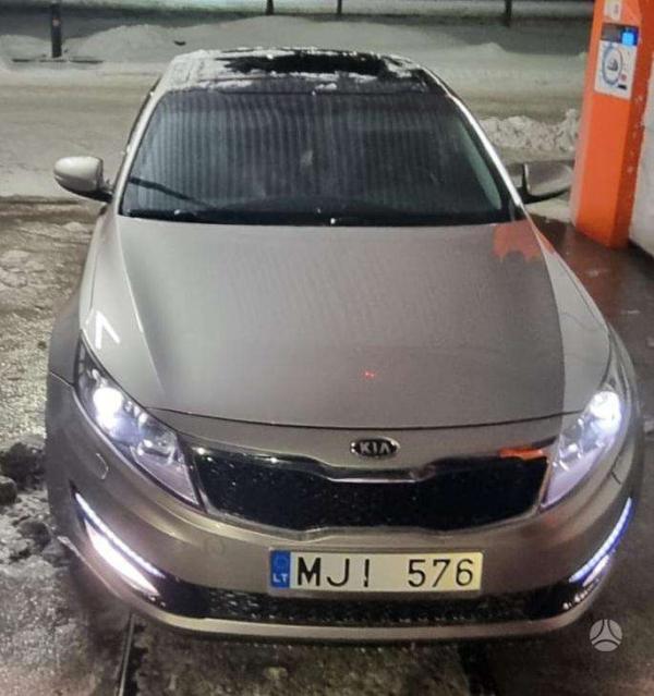 Pelēks Kia Optima 2012 Klaipėda, ar dzinēja tilpumu 1.70 L un nobraukumu 181 tūkst. km par 4950 €, foto 1 vietnē AUTOMOTO.COM.LV