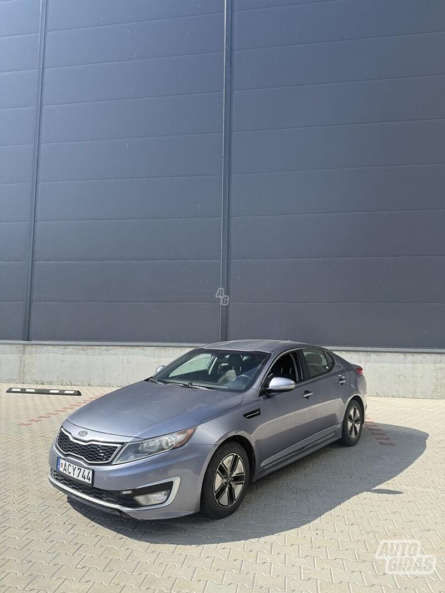 Grey Kia Optima 2012 in Siauliai, with an engine capacity of 2.40 L and mileage of 390 thousand km for 5750 €, photo 1 on AUTOMOTO.COM.LV