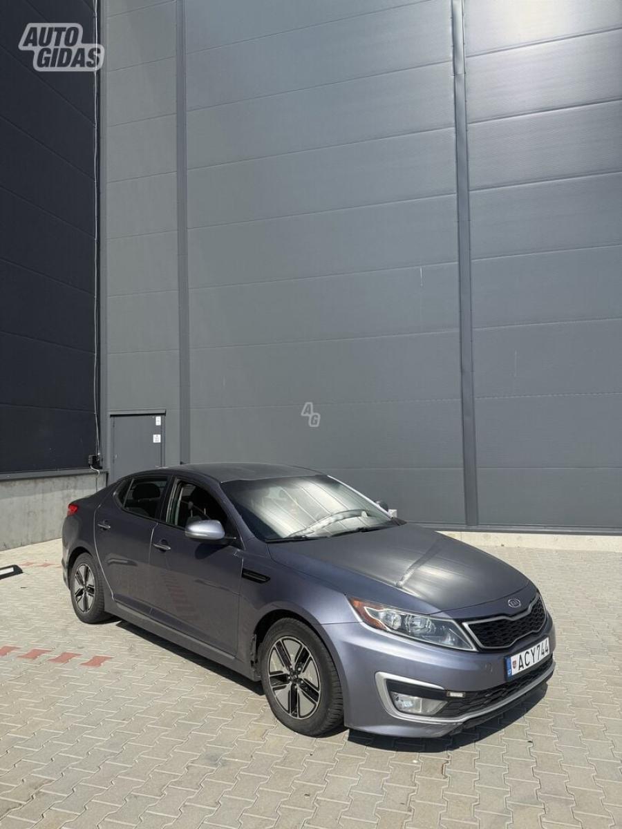 Grey Kia Optima 2012 in Siauliai, with an engine capacity of 2.40 L and mileage of 390 thousand km for 5750 €, photo 3 on AUTOMOTO.COM.LV