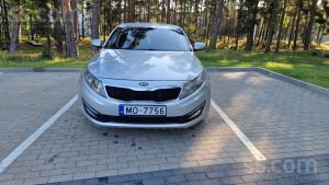 Pelēks Kia Optima 2012 Rīga, ar dzinēja tilpumu 1.70 L un nobraukumu 276 tūkst. km par 3500 €, foto 3 vietnē AUTOMOTO.COM.LV