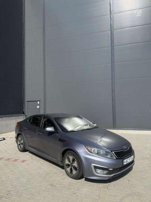 Grey Kia Optima 2012 in Siauliai, with an engine capacity of 2.36 L and mileage of 390 thousand km for 5550 €, photo 3 on AUTOMOTO.COM.LV