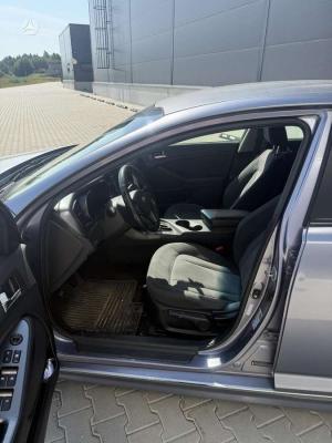 Grey Kia Optima 2012 in Siauliai, with an engine capacity of 2.36 L and mileage of 390 thousand km for 5550 €, photo 7 on AUTOMOTO.COM.LV