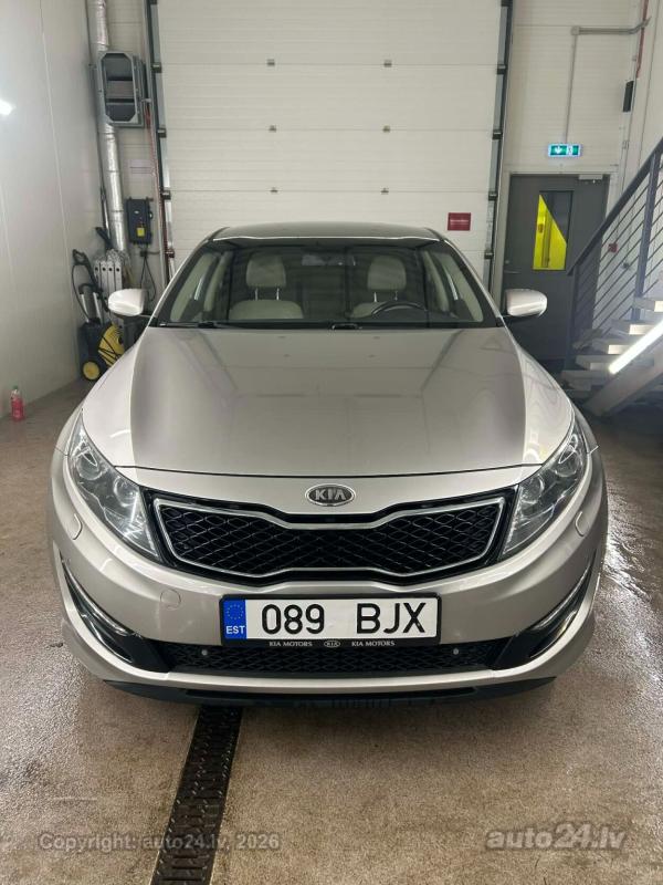 Pelēks Kia Optima 2013 Tallina, ar dzinēja tilpumu 2.00 L un nobraukumu 178 tūkst. km par 7400 €, foto 2 vietnē AUTOMOTO.COM.LV