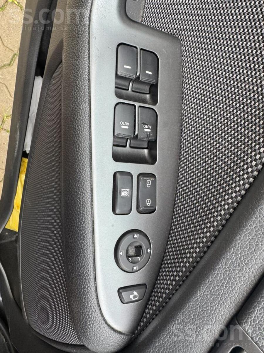 Grey Kia Optima 2013 in Riga, with an engine capacity of 2.00 L and mileage of 45 thousand km for 6200 €, photo 11 on AUTOMOTO.COM.LV