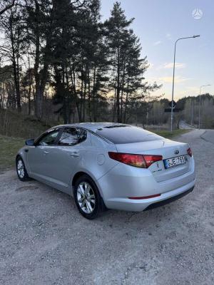 Grey Kia Optima 2013 in Vilnius, with an engine capacity of 1.69 L and mileage of 311 thousand km for 3400 €, photo 3 on AUTOMOTO.COM.LV