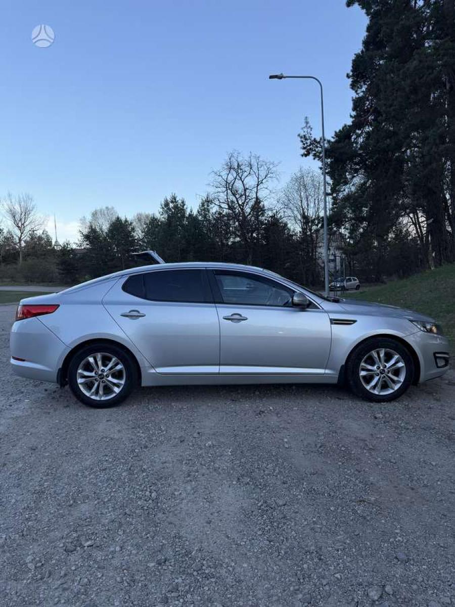 Grey Kia Optima 2013 in Vilnius, with an engine capacity of 1.69 L and mileage of 311 thousand km for 3400 €, photo 5 on AUTOMOTO.COM.LV