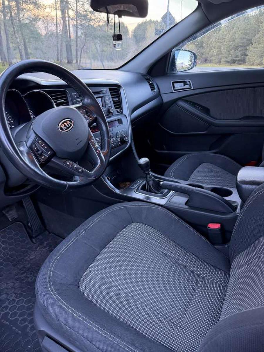 Grey Kia Optima 2013 in Vilnius, with an engine capacity of 1.69 L and mileage of 311 thousand km for 3400 €, photo 10 on AUTOMOTO.COM.LV