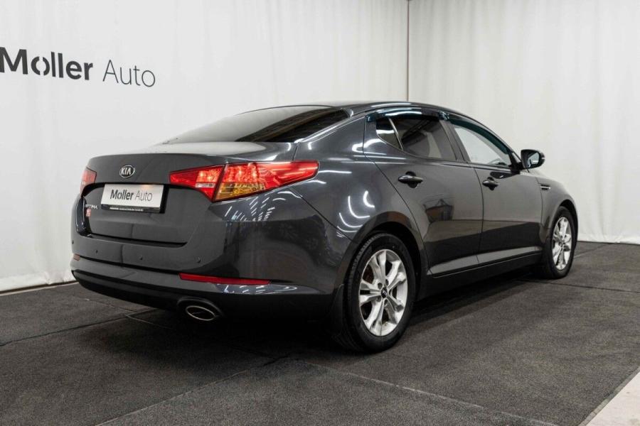 Grey Kia Optima 2014 in Tallinn, with an engine capacity of 2.00 L and mileage of 186 thousand km for 5900 €, photo 5 on AUTOMOTO.COM.LV