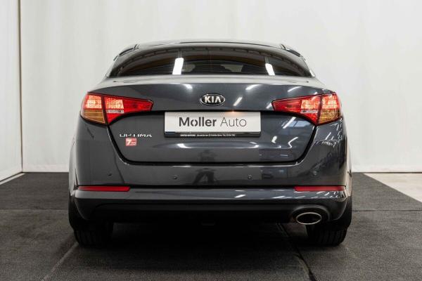 Pelēks Kia Optima 2014 Tallina, ar dzinēja tilpumu 2.00 L un nobraukumu 186 tūkst. km par 5900 €, foto 6 vietnē AUTOMOTO.COM.LV