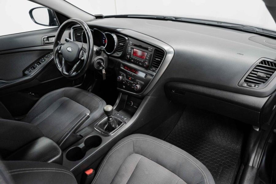 Grey Kia Optima 2014 in Tallinn, with an engine capacity of 2.00 L and mileage of 186 thousand km for 5900 €, photo 8 on AUTOMOTO.COM.LV