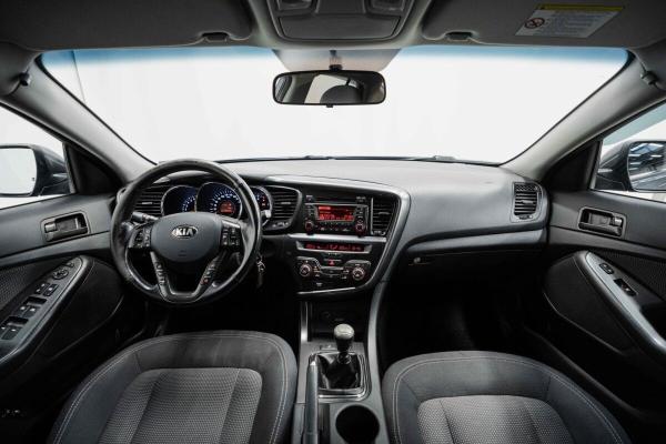 Pelēks Kia Optima 2014 Tallina, ar dzinēja tilpumu 2.00 L un nobraukumu 186 tūkst. km par 5900 €, foto 10 vietnē AUTOMOTO.COM.LV