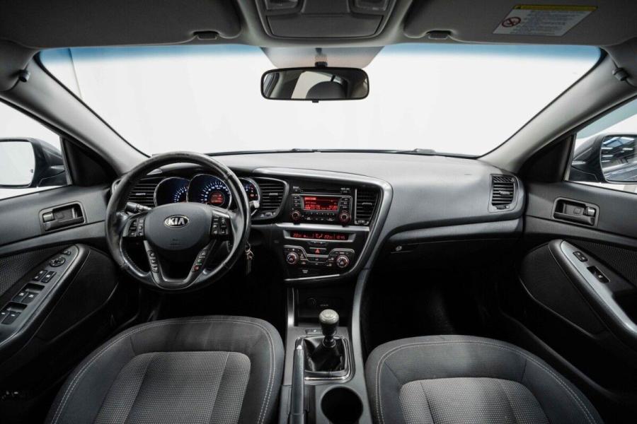 Grey Kia Optima 2014 in Tallinn, with an engine capacity of 2.00 L and mileage of 186 thousand km for 5900 €, photo 10 on AUTOMOTO.COM.LV