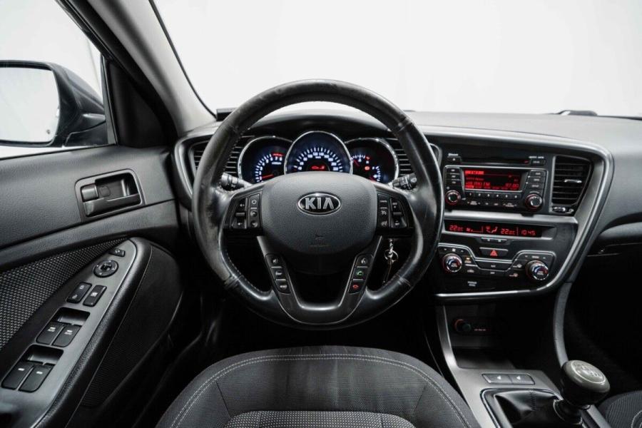 Grey Kia Optima 2014 in Tallinn, with an engine capacity of 2.00 L and mileage of 186 thousand km for 5900 €, photo 11 on AUTOMOTO.COM.LV