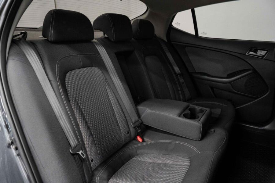 Grey Kia Optima 2014 in Tallinn, with an engine capacity of 2.00 L and mileage of 186 thousand km for 5900 €, photo 14 on AUTOMOTO.COM.LV