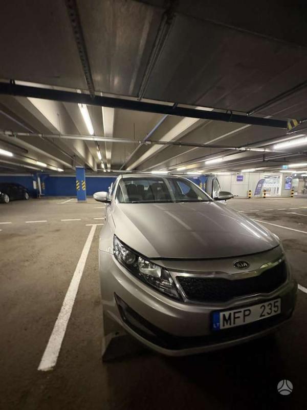 Pelēks Kia Optima 2015 Viļņa, ar dzinēja tilpumu 2.36 L un nobraukumu 270 tūkst. km par 5500 €, foto 3 vietnē AUTOMOTO.COM.LV