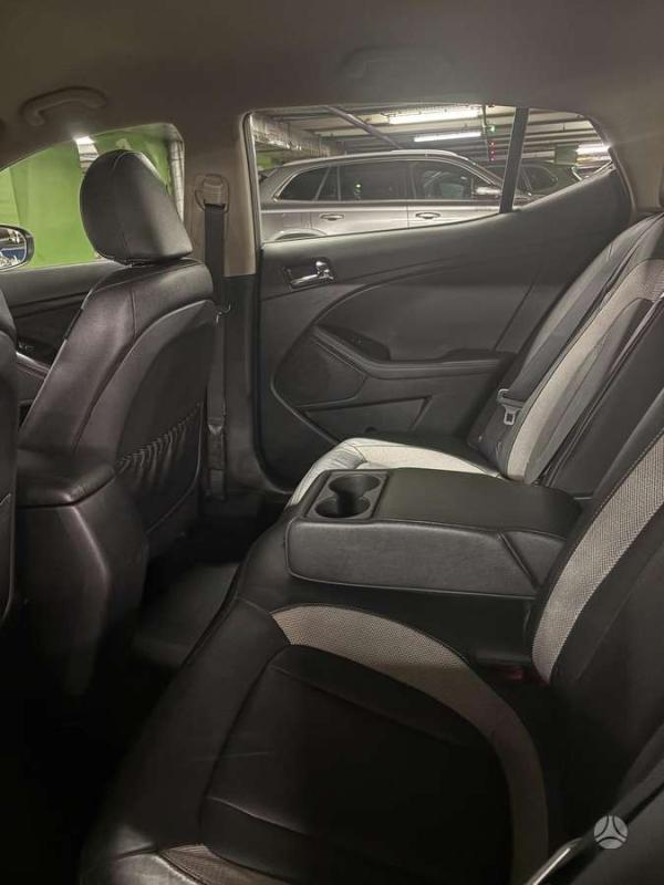 Pelēks Kia Optima 2015 Viļņa, ar dzinēja tilpumu 2.36 L un nobraukumu 270 tūkst. km par 5500 €, foto 6 vietnē AUTOMOTO.COM.LV