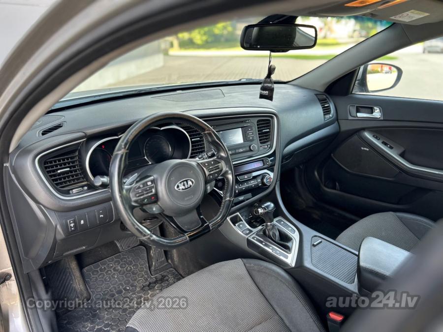 Grey Kia Optima 2015 in Valga, with an engine capacity of 1.70 L and mileage of 179 thousand km for 4900 €, photo 8 on AUTOMOTO.COM.LV