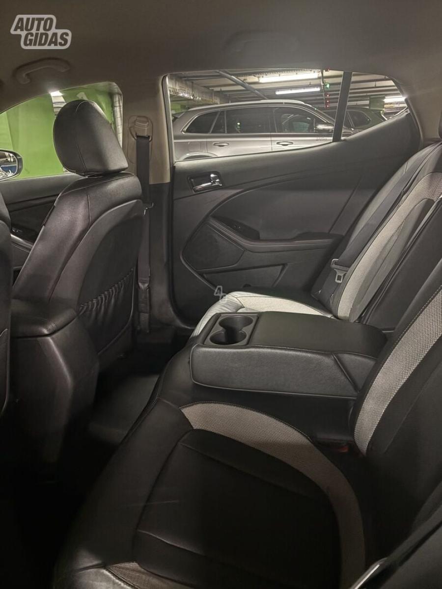 Pelēks Kia Optima 2015 Viļņa, ar dzinēja tilpumu 2.40 L un nobraukumu 169 tūkst. km par 5900 €, foto 4 vietnē AUTOMOTO.COM.LV
