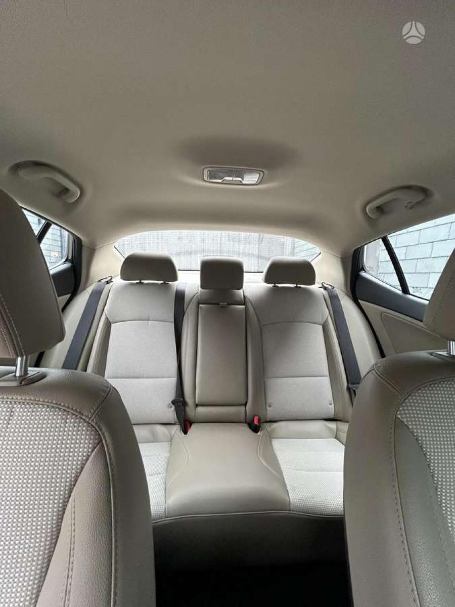 Pelēks Kia Optima 2015 Viļņa, ar dzinēja tilpumu 2.00 L un nobraukumu 101 tūkst. km par 8400 €, foto 10 vietnē AUTOMOTO.COM.LV