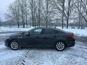 Grey Kia Optima 2017 in Valmiera, with an engine capacity of 1.70 L and mileage of 275 thousand km for 6950 €, photo 5 on AUTOMOTO.COM.LV