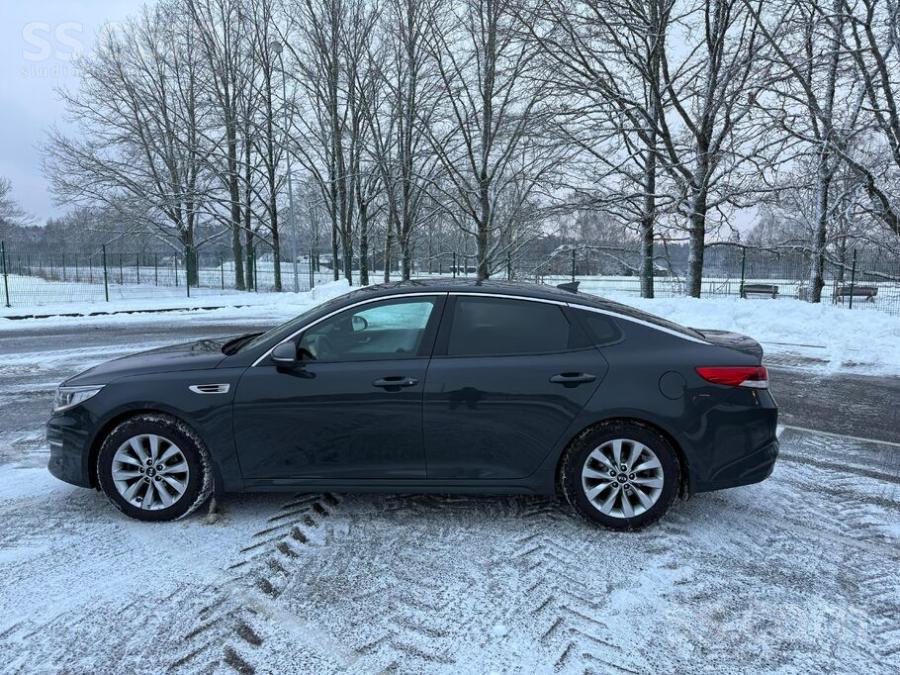 Grey Kia Optima 2017 in Valmiera, with an engine capacity of 1.70 L and mileage of 275 thousand km for 6950 €, photo 5 on AUTOMOTO.COM.LV