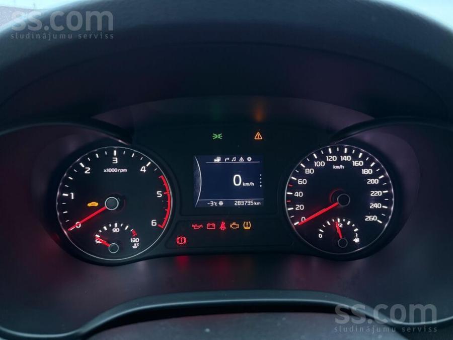 Grey Kia Optima 2017 in Valmiera, with an engine capacity of 1.70 L and mileage of 275 thousand km for 6950 €, photo 6 on AUTOMOTO.COM.LV
