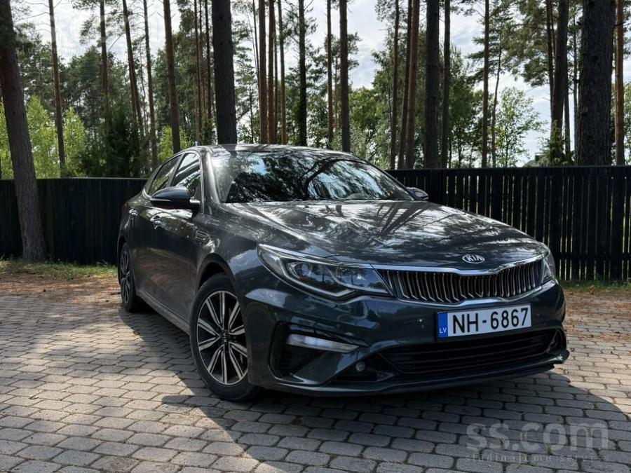 Grey Kia Optima 2019 in Riga, with an engine capacity of 2.00 L and mileage of 99 thousand km for 12200 €, photo 3 on AUTOMOTO.COM.LV
