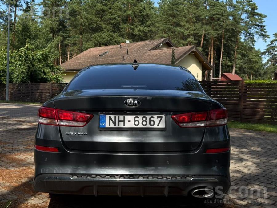 Grey Kia Optima 2019 in Riga, with an engine capacity of 2.00 L and mileage of 99 thousand km for 12200 €, photo 6 on AUTOMOTO.COM.LV
