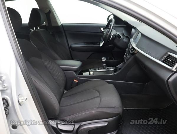 Grey Kia Optima 2020 in Tallinn, with an engine capacity of 1.60 L and mileage of 102 thousand km for 14990 €, photo 11 on AUTOMOTO.COM.LV
