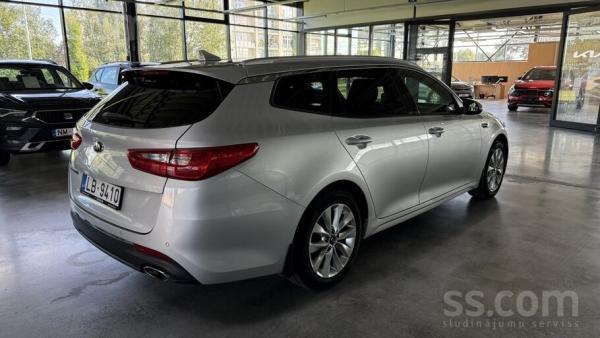 Pelēks Kia Optima 2017 Rīga, ar dzinēja tilpumu 2.00 L un nobraukumu 78 tūkst. km par 9900 €, foto 4 vietnē AUTOMOTO.COM.LV