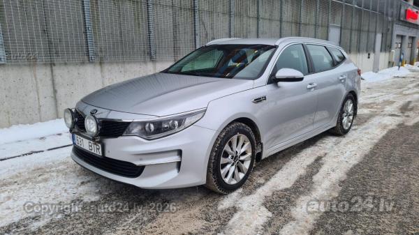 Grey Kia Optima 2017 in Tallinn, with an engine capacity of 1.70 L and mileage of 220 thousand km for 9990 €, photo 1 on AUTOMOTO.COM.LV