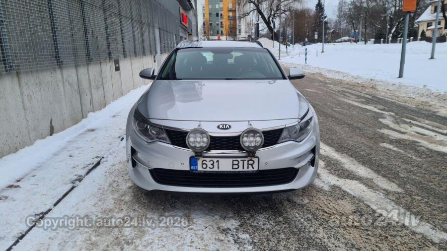 Grey Kia Optima 2017 in Tallinn, with an engine capacity of 1.70 L and mileage of 220 thousand km for 9990 €, photo 5 on AUTOMOTO.COM.LV